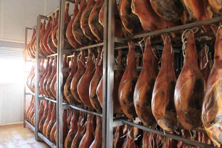 What is a ham drying room and how does it work?